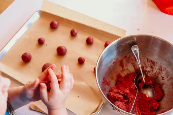 Red Velvet Cake Cookies + No-Churn Ice Cream = Ice Cream Sandwiches ...